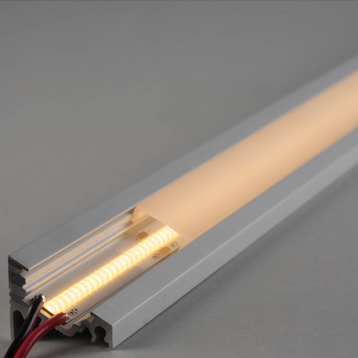 LED Alu Eckleiste in schwarz mit satinierter Abd 2, 21,80