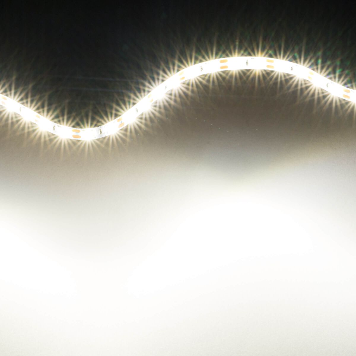 160° leuchtender LED Streifen mit 24V und 4000K, 7,90